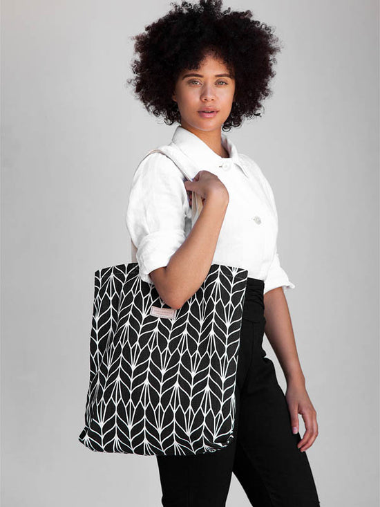 Samí Two-Tone Cotton Tote Bag by Wayawaya | Akojo Market – AKOJO MARKET