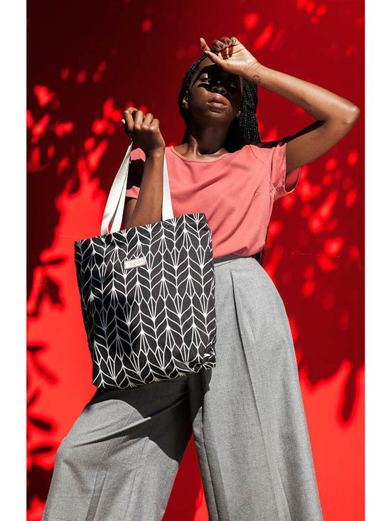 Samí Two-Tone Cotton Tote Bag by Wayawaya | Akojo Market – AKOJO MARKET