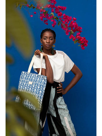 Samí Two-Tone Cotton Tote Bag by Wayawaya | Akojo Market – AKOJO MARKET